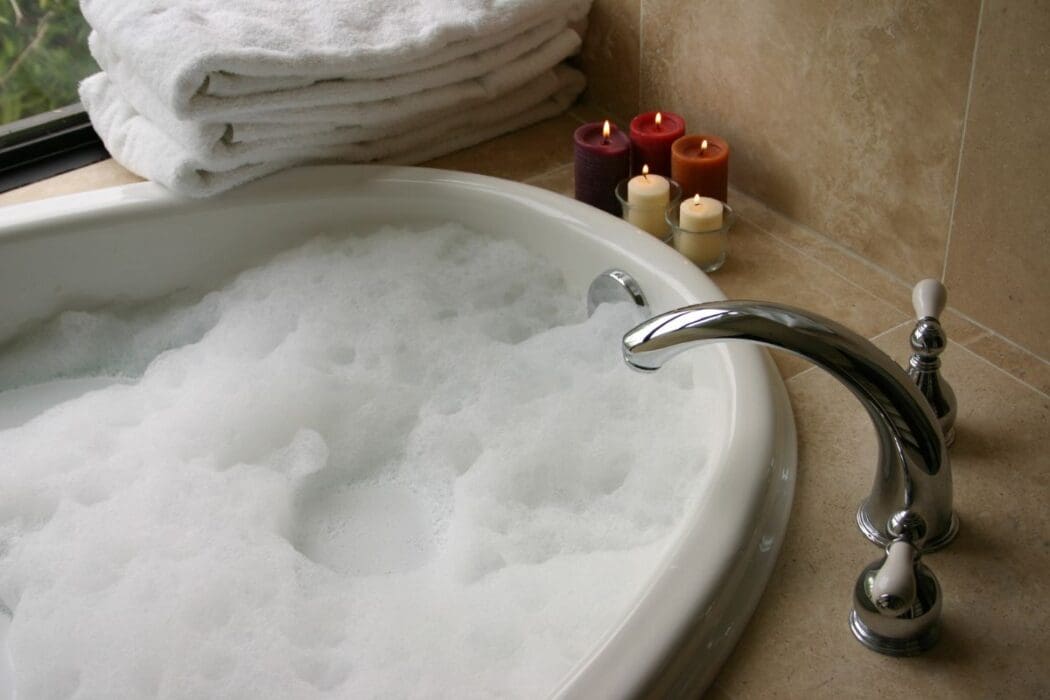 What is a Bath Lift? Assisted Bathing Guide 2025 - Absolute Mobility