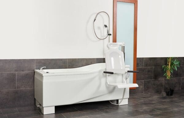 Compact Plus height-adjustable assisted bath with seat